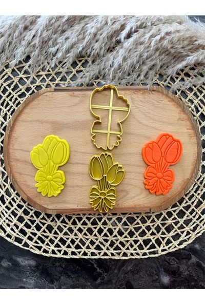 Small Shapes Lale Kurabiye Kalıbı ve Hamur Kesici Small Shapes Lale Kurabiye Kalıbı ve Hamur Kesici