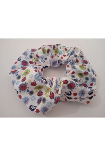 Thulia Beyaz Desenli Kumaş Toka