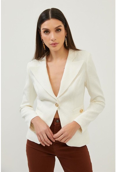 Ekru Gold Düğme Detaylı Tek Düğmeli Kruvaze Blazer Ceket Ekru Gold Düğme Detaylı Tek Düğmeli Kruvaze Blazer Ceket