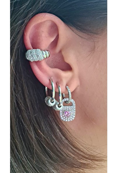 Mooije Silver Taşlı Gümüş Kıkırdak Küpe Mooije Silver Taşlı Gümüş Kıkırdak Küpe