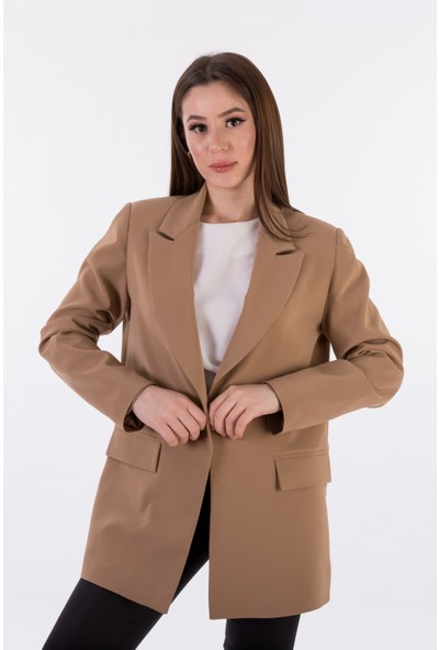 Defile Lüx Vatkalı Oversize Ceket Vizon - Eva Serisi Defile Lüx Vatkalı Oversize Ceket Vizon - Eva Serisi