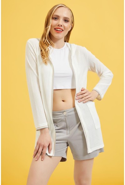 İkiler Yakası ve Kolu Sim Şeritli Kapişonlu Hırka 022-4400 İkiler Yakası ve Kolu Sim Şeritli Kapişonlu Hırka 022-4400