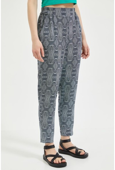 İkiler Beli Lastikli Cepli Desenli Pantolon 022-3515