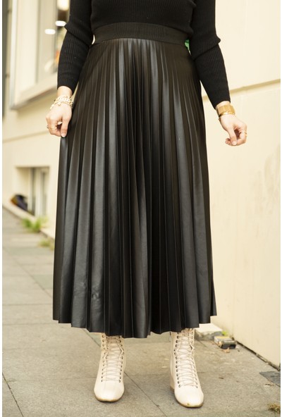 Deri Görünümlü Piliseli Etek