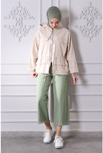 Ceremony 2872 Önden Fermuarlı Belden Kuş Gözlü Büzgülü Kolları Manşetli Kısa Kapüşonlu Pamuk Kot Ceket Taş Ceremony 2872 Önden Fermuarlı Belden Kuş Gözlü Büzgülü Kolları Manşetli Kısa Kapüşonlu Pamuk Kot Ceket Taş