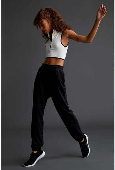 DeFacto Bağcıklı Relax Fit Spor Jogger Eşofman Altı U5289Az21Au DeFacto Bağcıklı Relax Fit Spor Jogger Eşofman Altı U5289Az21Au