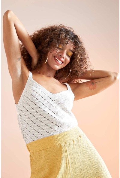 DeFacto Regular Fit V Yaka Geri Dönüşümlü Askılı Triko Atlet U8828AZ21SM