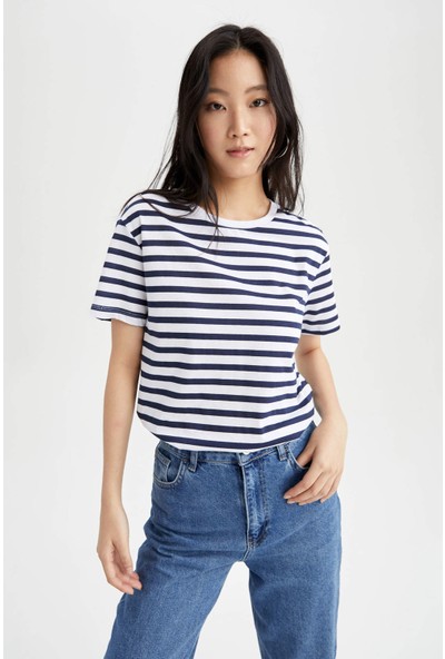 DeFacto Çizgili Desenli Oversize Fit Kısa Kollu Tişört U1778AZ22SM