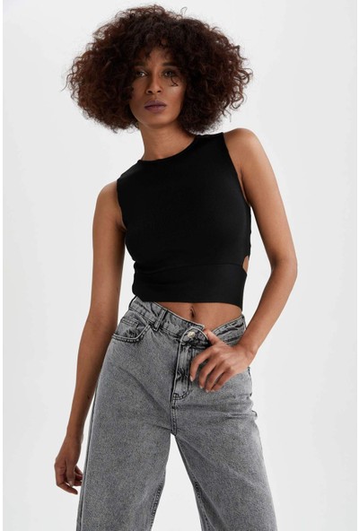 Defacto Bel Dekolteli Bisiklet Yaka Triko Crop Atlet T9159AZ21SP Defacto Bel Dekolteli Bisiklet Yaka Triko Crop Atlet T9159AZ21SP