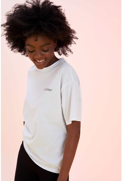 DeFacto Minimal Yazı Baskılı Organik Pamuklu Oversize Fit Tişört T7793AZ21SM DeFacto Minimal Yazı Baskılı Organik Pamuklu Oversize Fit Tişört T7793AZ21SM