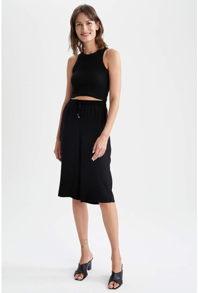 DeFacto Relax Fit Yüksek Bel Beli Bağcıklı Viskon Kapri Pantolon I6798AZ21SM