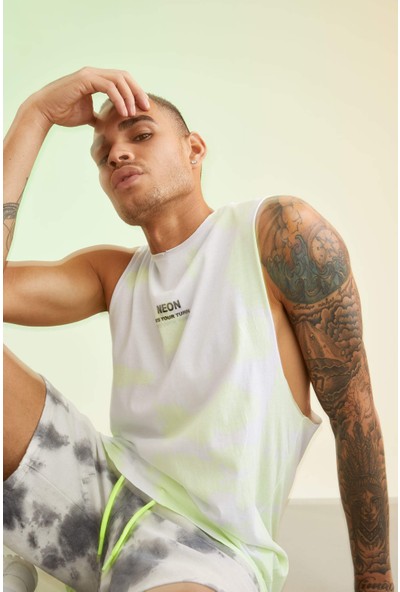 DeFacto Slim Fit Bisiklet Yaka Yazı Baskılı Kolsuz Spor Pamuklu Penye Tişört V2587AZ21SM