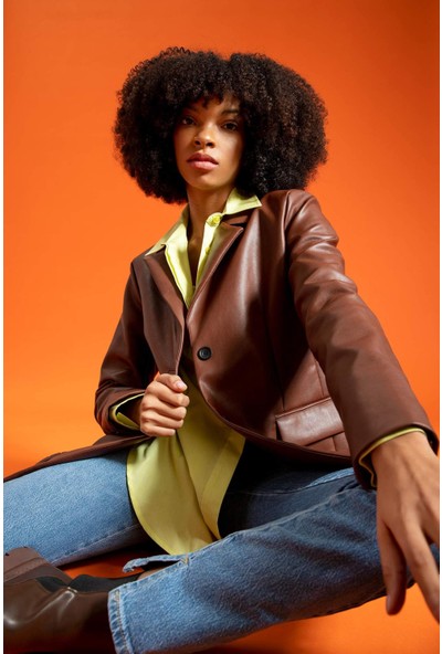 DeFacto Regular Fit Cep Detaylı Su İtici Suni Der Blazer Ceket V3714AZ22SP DeFacto Regular Fit Cep Detaylı Su İtici Suni Der Blazer Ceket V3714AZ22SP