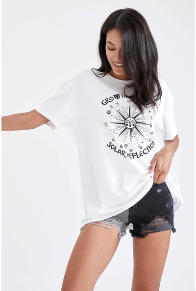 Defacto Mystic Spirit Baskılı Oversize Fit Kısa Kollu Tişört W2112AZ21HS
