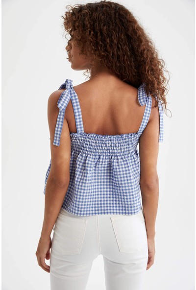 Defacto Kare Desenli Askılı Volanlı Bluz U9438AZ21HS Defacto Kare Desenli Askılı Volanlı Bluz U9438AZ21HS