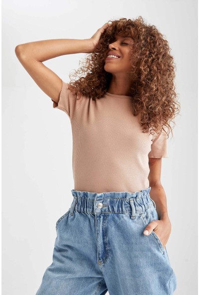 DeFacto Basic Slim Fit Kısa Kollu Crop Tişört W2827AZ21HS DeFacto Basic Slim Fit Kısa Kollu Crop Tişört W2827AZ21HS