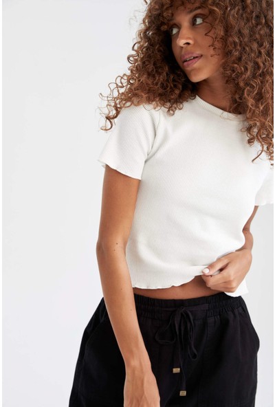 DeFacto Basic Slim Fit Kısa Kollu Crop Tişört W2827AZ21HS DeFacto Basic Slim Fit Kısa Kollu Crop Tişört W2827AZ21HS