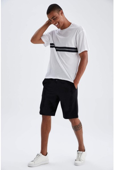 DeFacto Regular Fit Beli Bağcıklı Basic Pamuklu Penye Şort W2512AZ21SM DeFacto Regular Fit Beli Bağcıklı Basic Pamuklu Penye Şort W2512AZ21SM