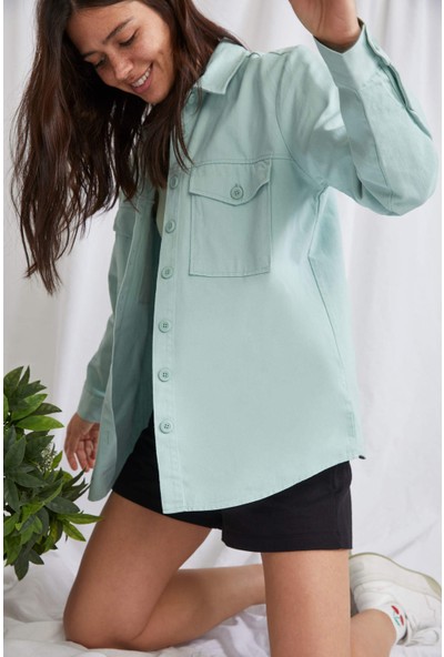 DeFacto Regular Fit Geri Dönüşümlü İnce Sweatshirt Kumaşı Şort U3357AZ21SP