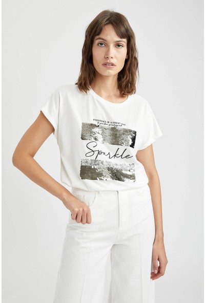 DeFacto Slogan Payet Baskılı Relax Fit Kısa Kollu Tişört U9318AZ21HS DeFacto Slogan Payet Baskılı Relax Fit Kısa Kollu Tişört U9318AZ21HS