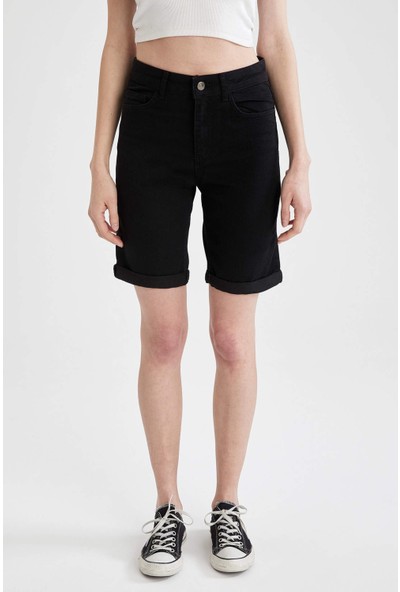 Defacto Katlama Paça Detaylı Slim Fit Jean Bermuda Şort U3041AZ21SM Defacto Katlama Paça Detaylı Slim Fit Jean Bermuda Şort U3041AZ21SM