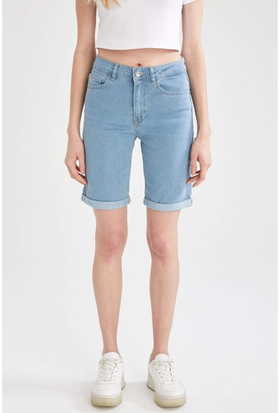 Defacto Katlama Paça Detaylı Slim Fit Jean Bermuda Şort U3041AZ21SM Defacto Katlama Paça Detaylı Slim Fit Jean Bermuda Şort U3041AZ21SM