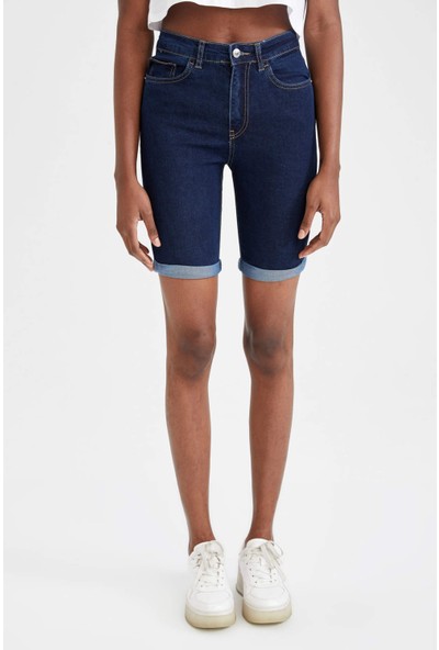 Defacto Katlama Paça Detaylı Slim Fit Jean Bermuda Şort U3041AZ21SM Defacto Katlama Paça Detaylı Slim Fit Jean Bermuda Şort U3041AZ21SM