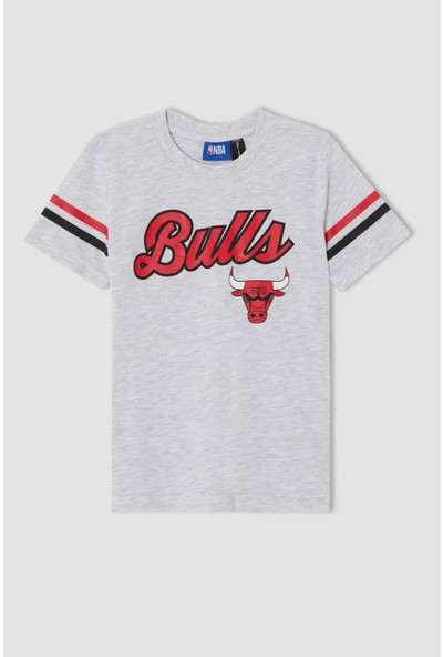 DeFacto Erkek Çocuk Chicago Bulls Lisanslı Kısa Kol Tişört U1656A621SM DeFacto Erkek Çocuk Chicago Bulls Lisanslı Kısa Kol Tişört U1656A621SM