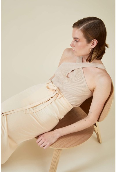 DeFacto V Yaka Askılı Slim Fit Triko Atlet U7180Az21Hs