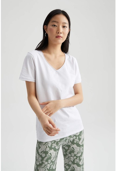 Defacto V Yaka Basic Relax Fit Kısa Kollu Tişört I1073AZ21SP Defacto V Yaka Basic Relax Fit Kısa Kollu Tişört I1073AZ21SP