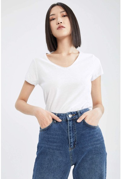 Defacto V Yaka Basic Relax Fit Kısa Kollu Tişört K1507AZ21SP Defacto V Yaka Basic Relax Fit Kısa Kollu Tişört K1507AZ21SP