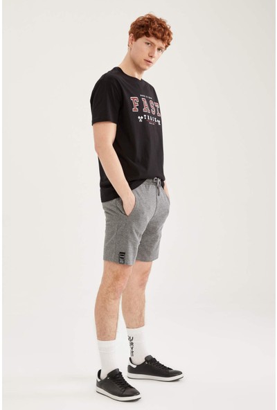 DeFacto Slim Fit Beli Bağcıklı Basic Şort U1475AZ21SM DeFacto Slim Fit Beli Bağcıklı Basic Şort U1475AZ21SM