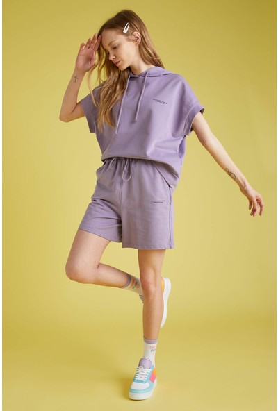 DeFacto Yazı Baskılı Organik Pamuklu Beli Bağcıklı Relax Fit Mini Şort T5686AZ21SP