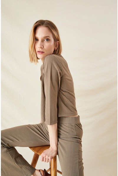 DeFacto Düğmeli V Yaka Yarım Kollu Crop Hırka U7791AZ21SM