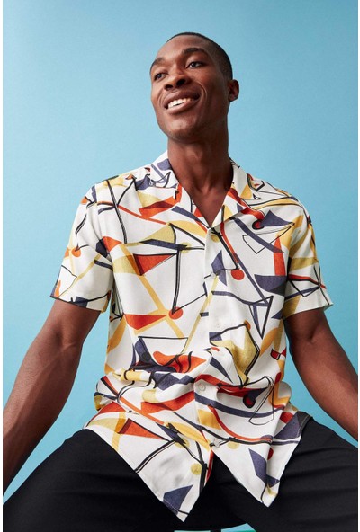 Defacto Modern Fit Geometrik Desenli Kısa Kollu Viskon Gömlek V8430AZ21HS
