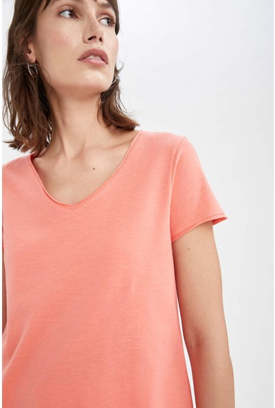 Defacto V Yaka Basic Relax Fit Kısa Kollu Tişört K1507AZ21SP Defacto V Yaka Basic Relax Fit Kısa Kollu Tişört K1507AZ21SP