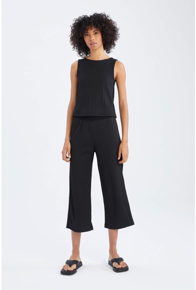 DeFacto Elastik Belli Bürümcük Kumaşlı Kapri Pantolon U4945AZ22SM DeFacto Elastik Belli Bürümcük Kumaşlı Kapri Pantolon U4945AZ22SM