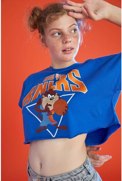 DeFacto Coool NBA X Space Jam 2 New York Knicks Lisanslı Relax Fit Crop Tişört V8589AZ21HS DeFacto Coool NBA X Space Jam 2 New York Knicks Lisanslı Relax Fit Crop Tişört V8589AZ21HS