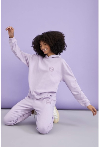 DeFacto Defacto Fit Regular Fit Kapüşonlu Nakışlı Sürdürülebilir Organik Pamuklu Sweatshirt X0139AZ22SP