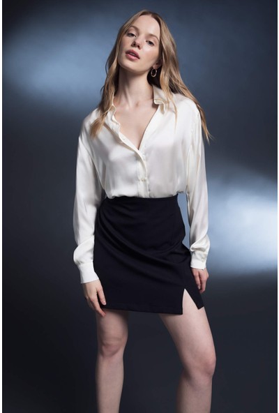 DeFacto A Kesim Yırtmaç Detaylı Mini Etek X3576AZ22SP DeFacto A Kesim Yırtmaç Detaylı Mini Etek X3576AZ22SP