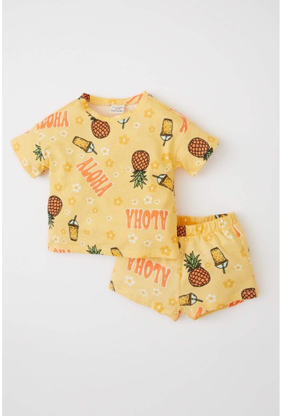DeFacto Kız Bebek Regular Fit Bisiklet Yaka Ananas Desenli Pamuklu Kısa Kollu Tişört Şort Takım X9301A222SM DeFacto Kız Bebek Regular Fit Bisiklet Yaka Ananas Desenli Pamuklu Kısa Kollu Tişört Şort Takım X9301A222SM