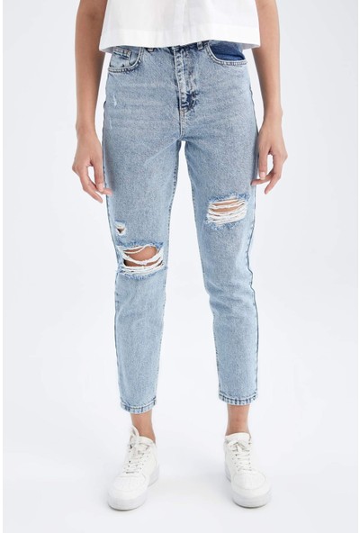 DeFacto Mom Fit Yüksek Bel Yırtık Detaylı Jean Pantolon X9616AZ22SM DeFacto Mom Fit Yüksek Bel Yırtık Detaylı Jean Pantolon X9616AZ22SM