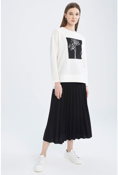 DeFacto Regular Fit Esnek Belli Piliseli Midi Etek Y1870AZ22SP DeFacto Regular Fit Esnek Belli Piliseli Midi Etek Y1870AZ22SP