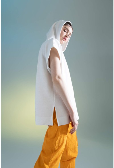 DeFacto Defacto Fit Oversize Fit Kapüşonlu Yelek W7732AZ22SP DeFacto Defacto Fit Oversize Fit Kapüşonlu Yelek W7732AZ22SP