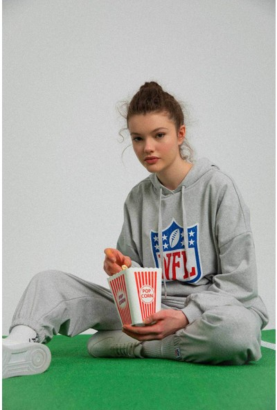 DeFacto Coool NFL Shield Lisanslı Oversize Fit Kapüşonlu Sweatshirt X2536AZ22SP DeFacto Coool NFL Shield Lisanslı Oversize Fit Kapüşonlu Sweatshirt X2536AZ22SP