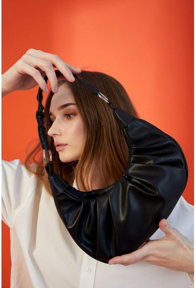 DeFacto Kadın Suni Deri Baget Kol Çantası W4262AZNS