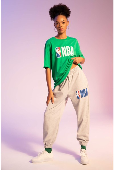 DeFacto Loose Fit NBA Lisanslı Geri Dönüşümlü Jogger Eşofman Alt W5814AZ22SP DeFacto Loose Fit NBA Lisanslı Geri Dönüşümlü Jogger Eşofman Alt W5814AZ22SP