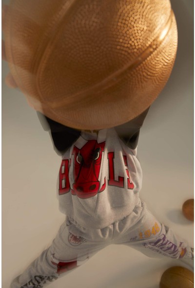 DeFacto Kız Çocuk NBA Chicago Bulls Lisanslı Regular Fit Geri Dönüşümlü Sweatshirt W8332A622SP DeFacto Kız Çocuk NBA Chicago Bulls Lisanslı Regular Fit Geri Dönüşümlü Sweatshirt W8332A622SP