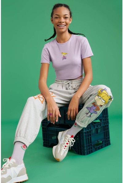 DeFacto Coool Standart Fit Nickelodeon Rugrats Lisanslı Cepli İnce Sweatshirt Kumaşı Jogger Eşofman Altı X1015AZ22SP DeFacto Coool Standart Fit Nickelodeon Rugrats Lisanslı Cepli İnce Sweatshirt Kumaşı Jogger Eşofman Altı X1015AZ22SP