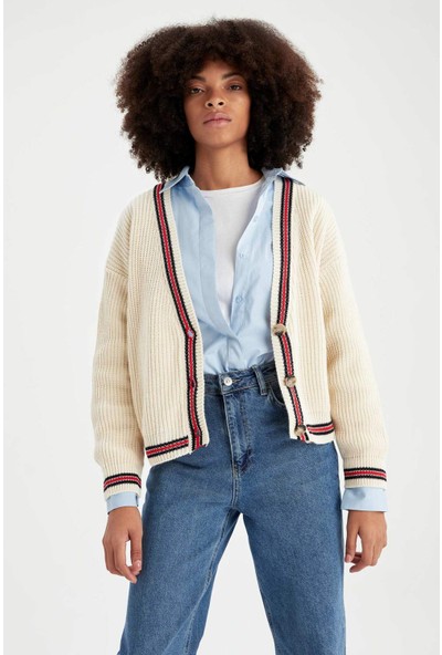 DeFacto Oversize Fit V Yaka Selanik Örgü Kolej Triko Hırka X7805AZ21CW DeFacto Oversize Fit V Yaka Selanik Örgü Kolej Triko Hırka X7805AZ21CW